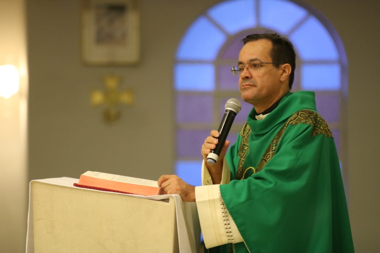 Vigário Padre José Emerson « Santuário Nossa Senhora da Saúde